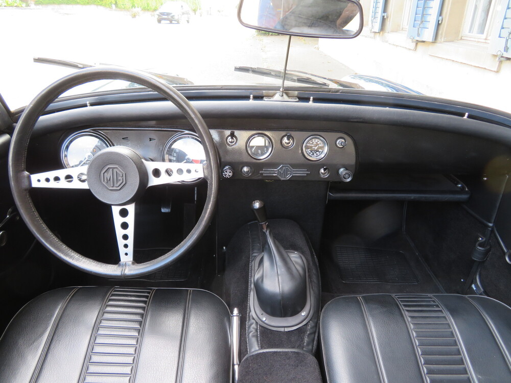 Touring Garage AG | MG Midget MkIII Cabriolet 1971